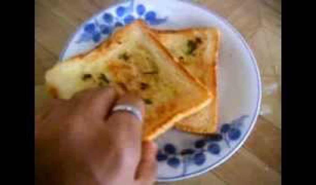 Garlic bread toast [Healthy breakfast recipe] - Recipe Flow